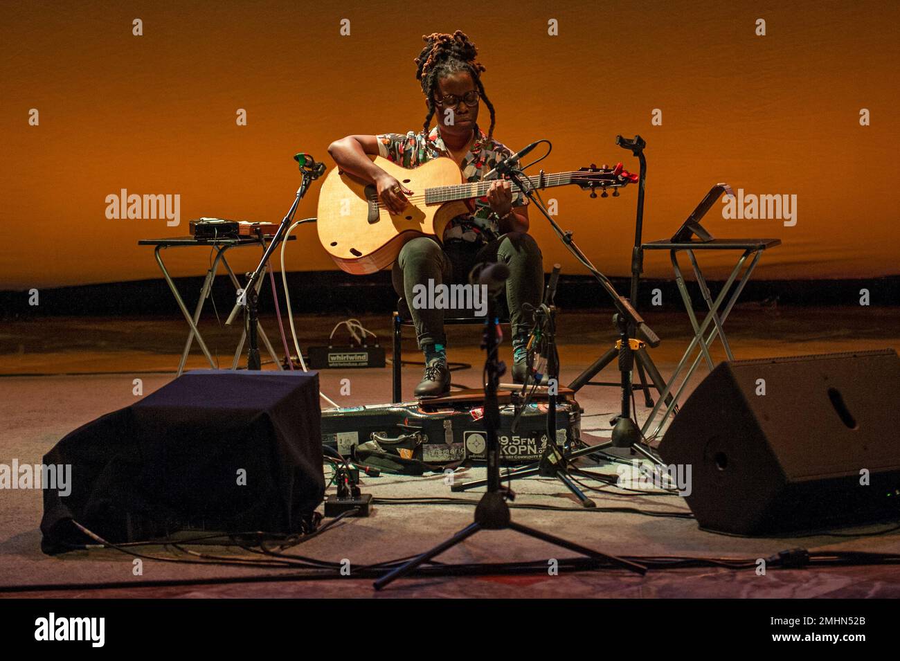 Yasmin Williams, now 24, playing a stunning ambidextrous, melodic and ...