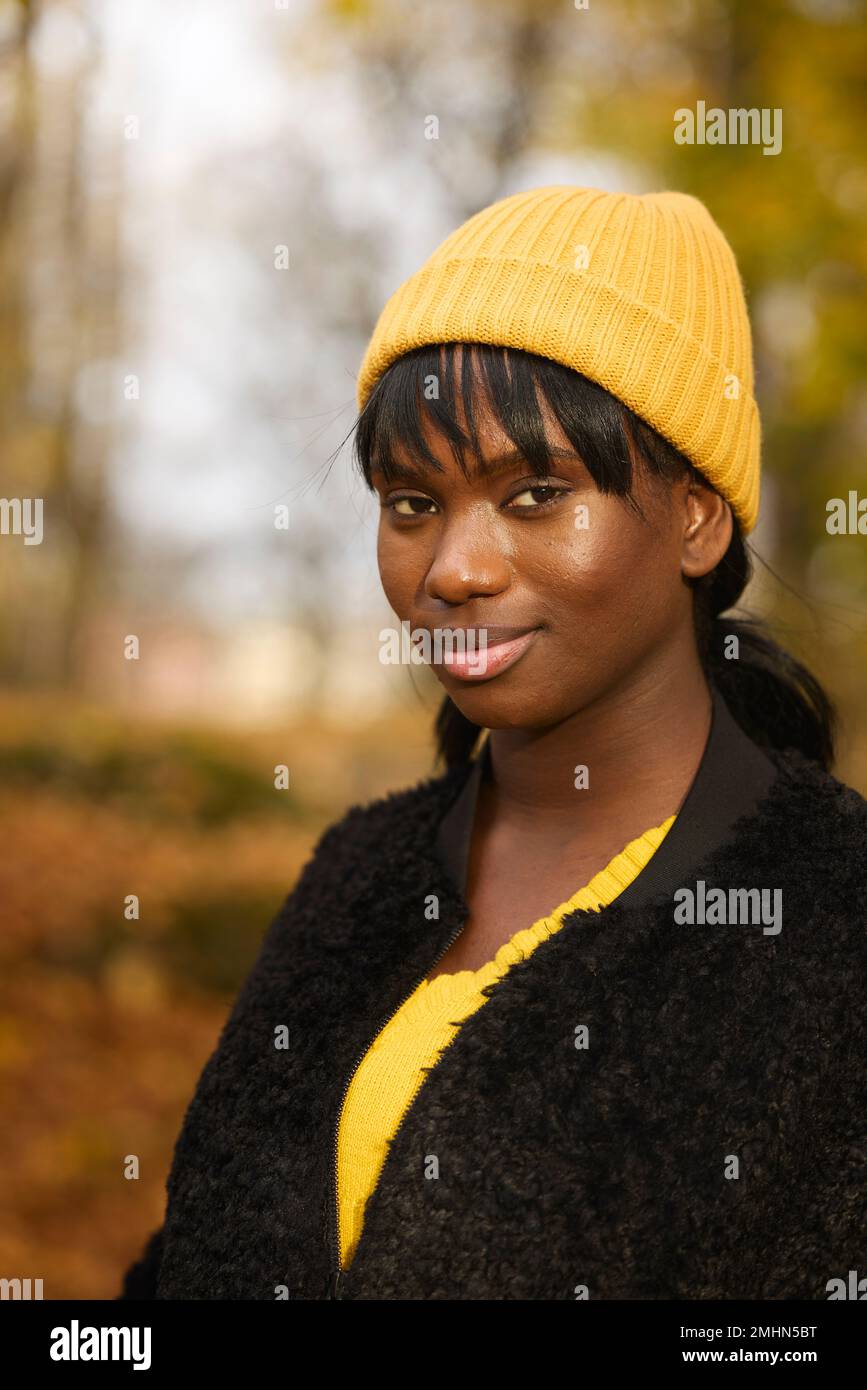 Human head looking hi-res stock photography and images - Alamy