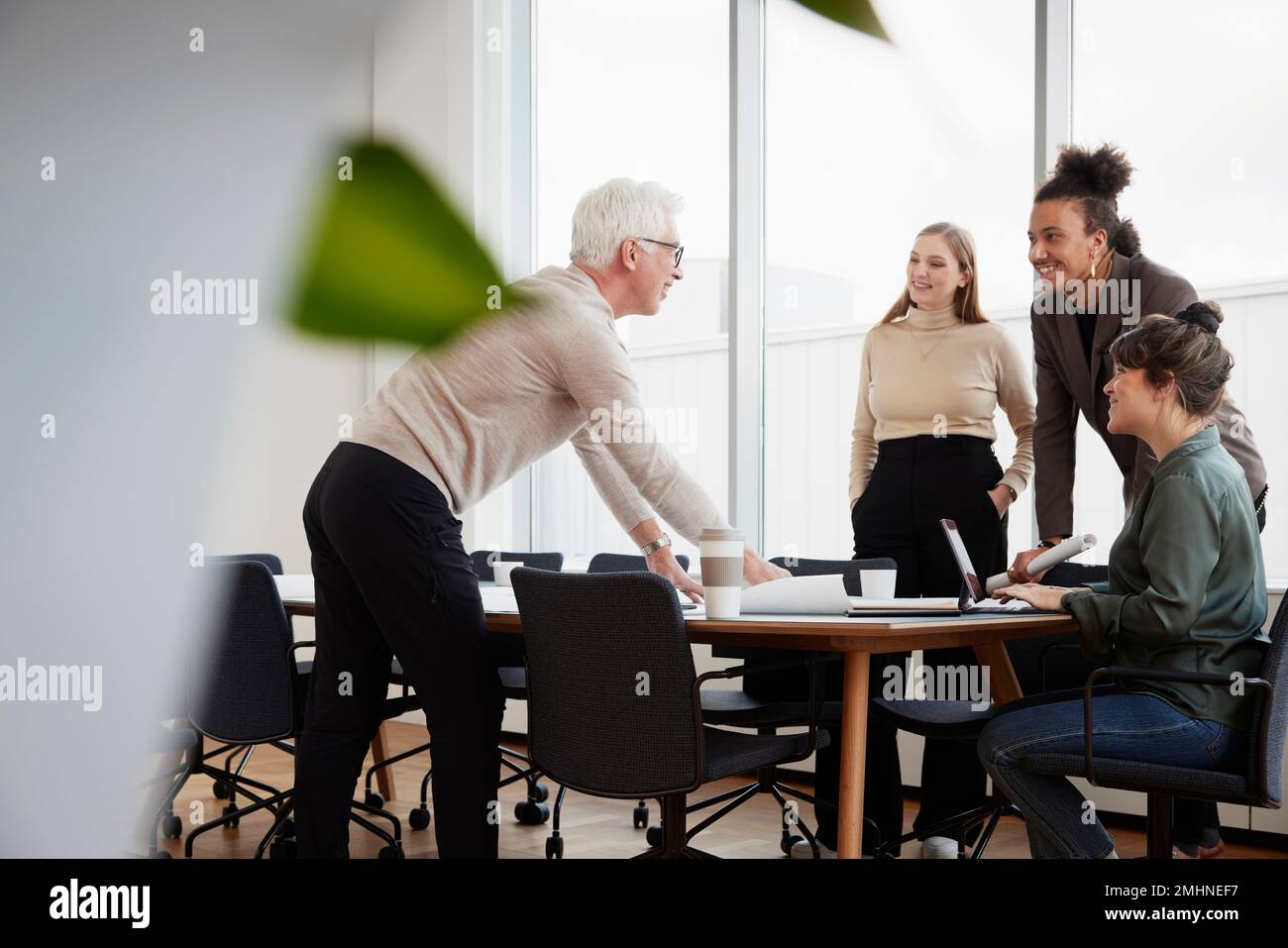 Construction company office meeting hi-res stock photography and images ...