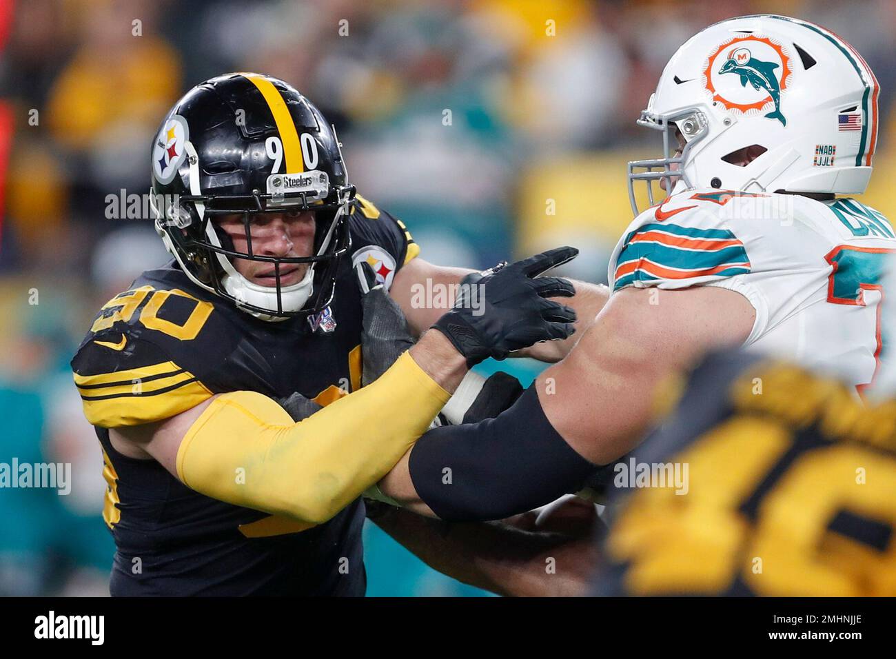 Pittsburgh Steelers outside linebacker T.J. Watt (90) plays against the ...