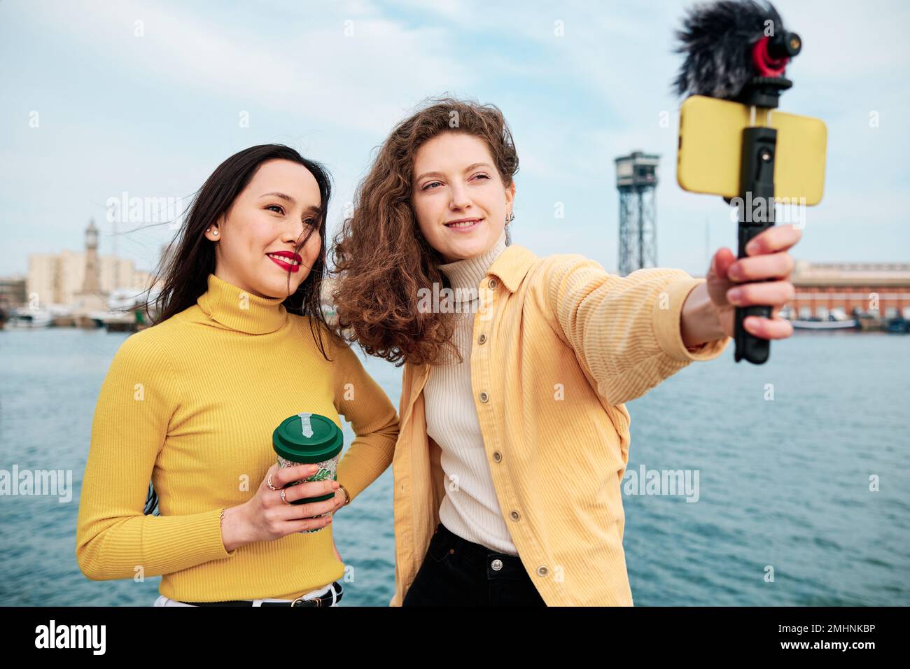 Live streaming phone hi-res stock photography and images - Alamy
