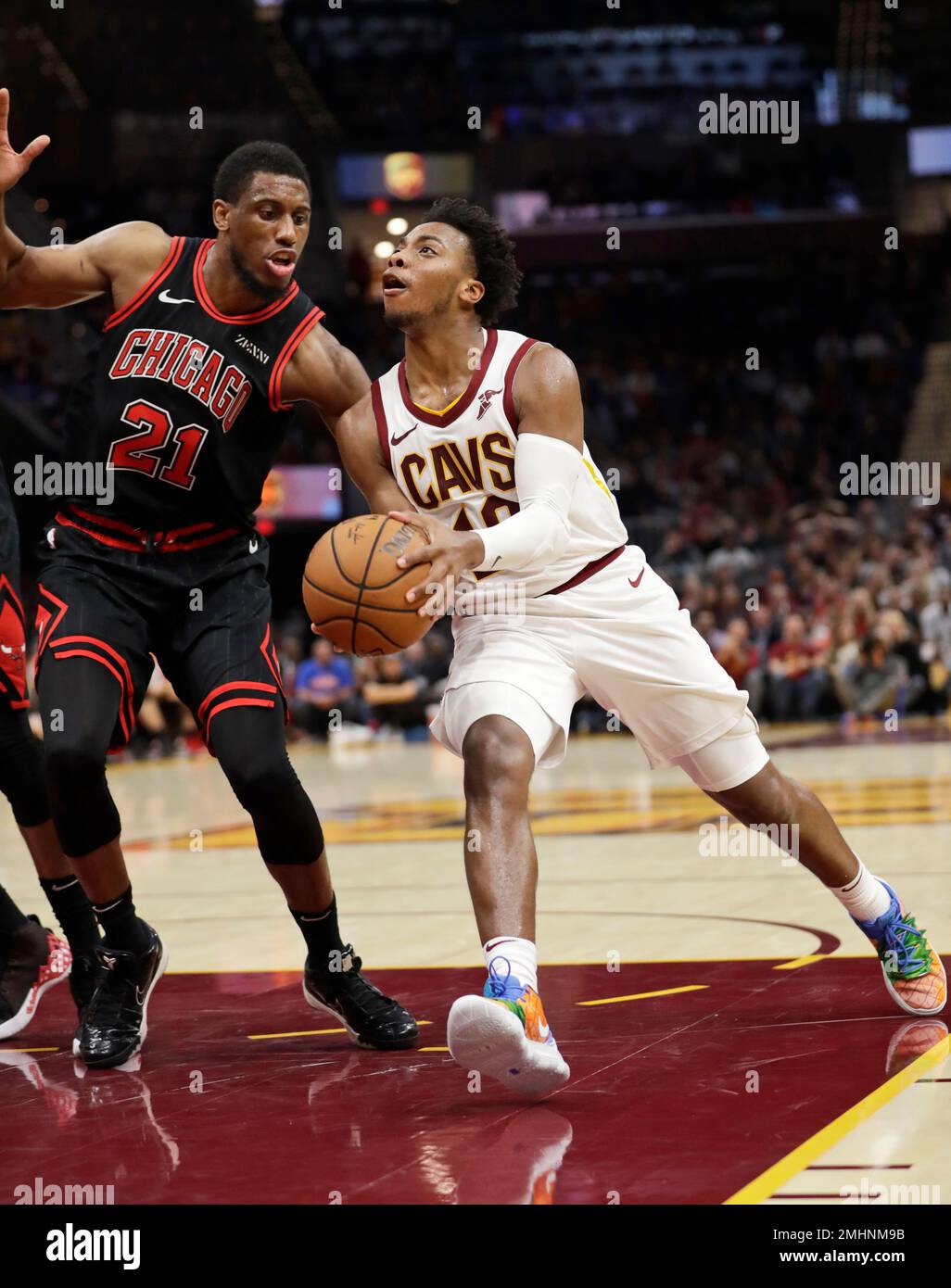 Cleveland Cavaliers' Darius Garland (10) drives against Chicago Bulls ...