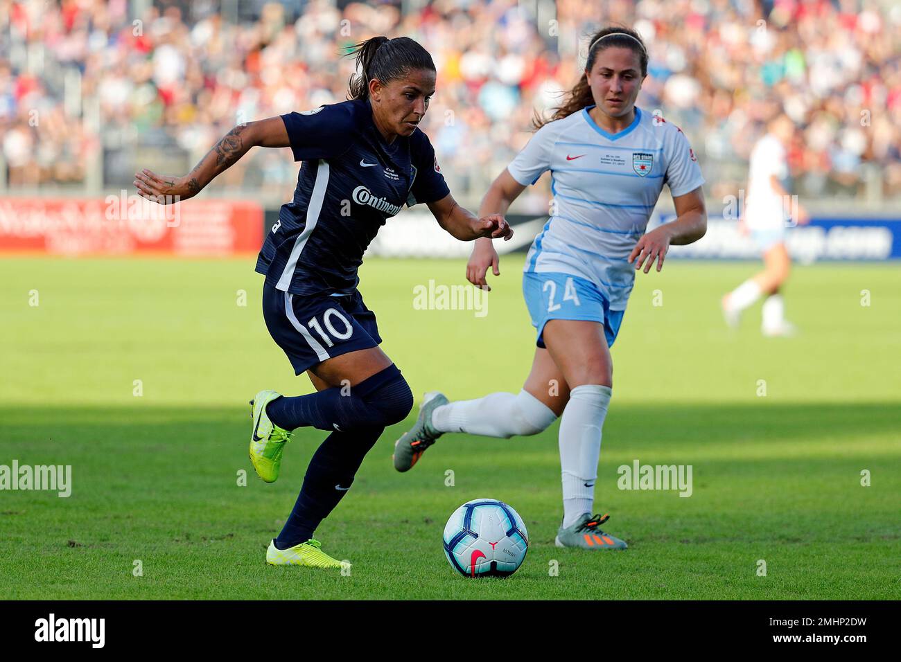North Carolina Courage's Debinha (10) moves the ball on Chicago Red ...