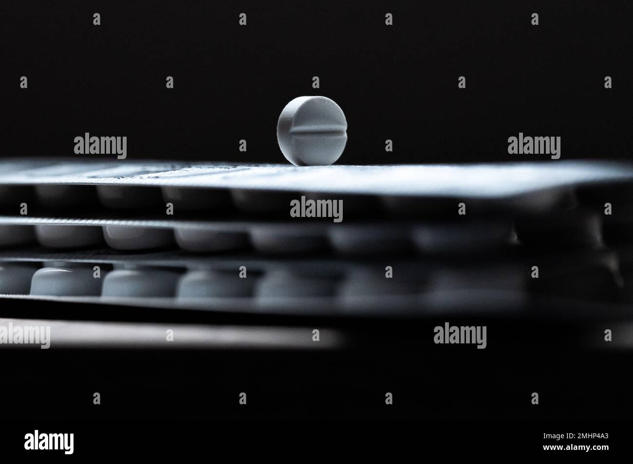 50 microgram tablets hi-res stock photography and images - Alamy