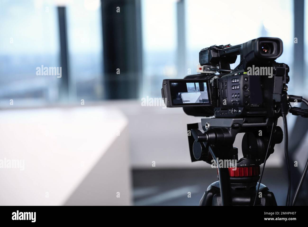 Modern empty office interior camera hi-res stock photography and images ...