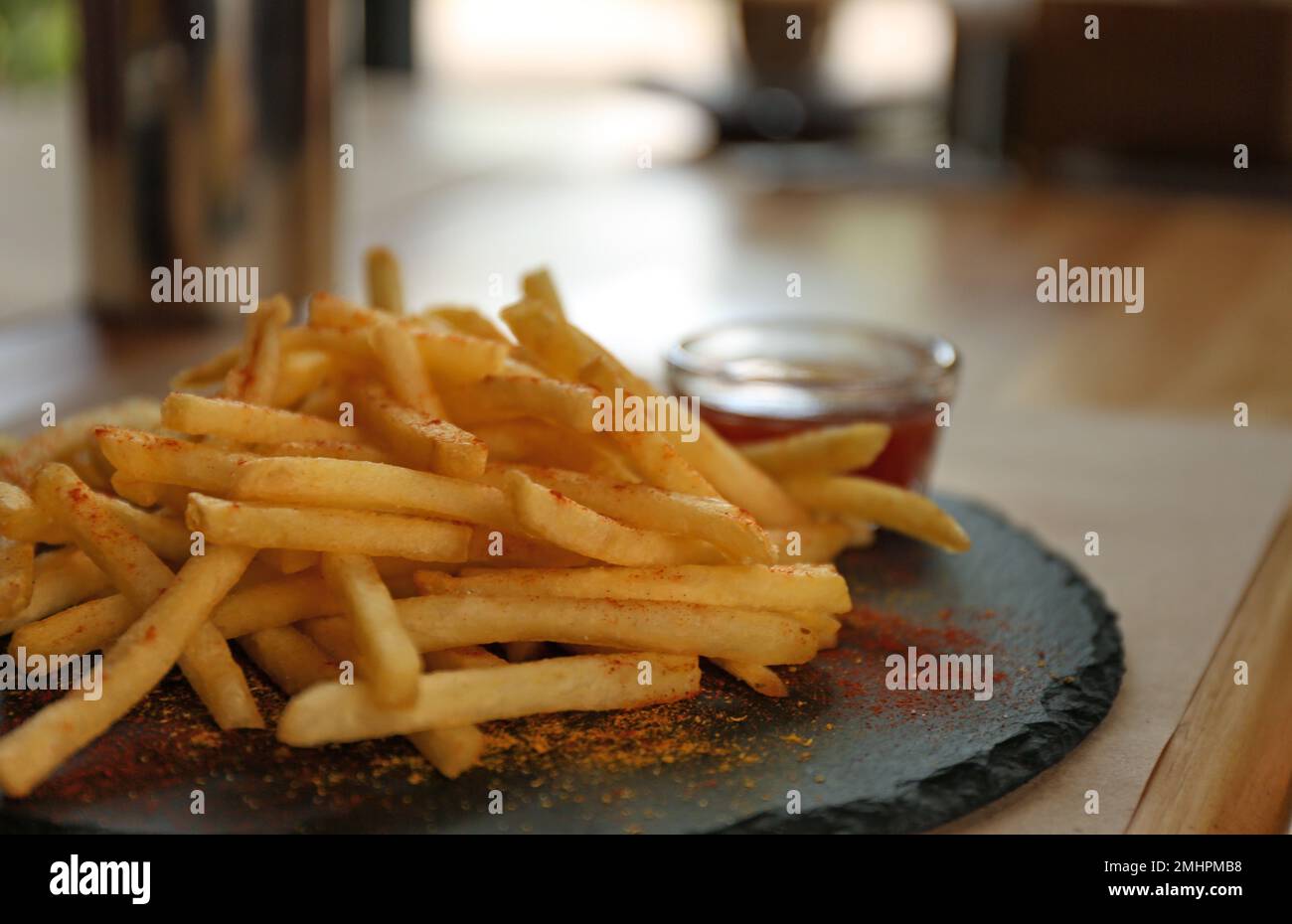 Hot crispy fries served fresh hi-res stock photography and images - Alamy