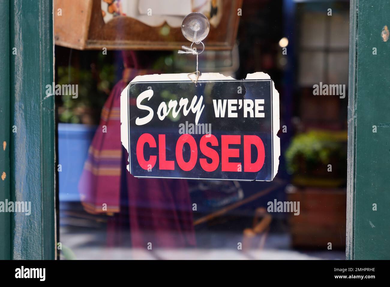 Sorry we are closed pub bar cafe restaurant shop store hi-res stock ...