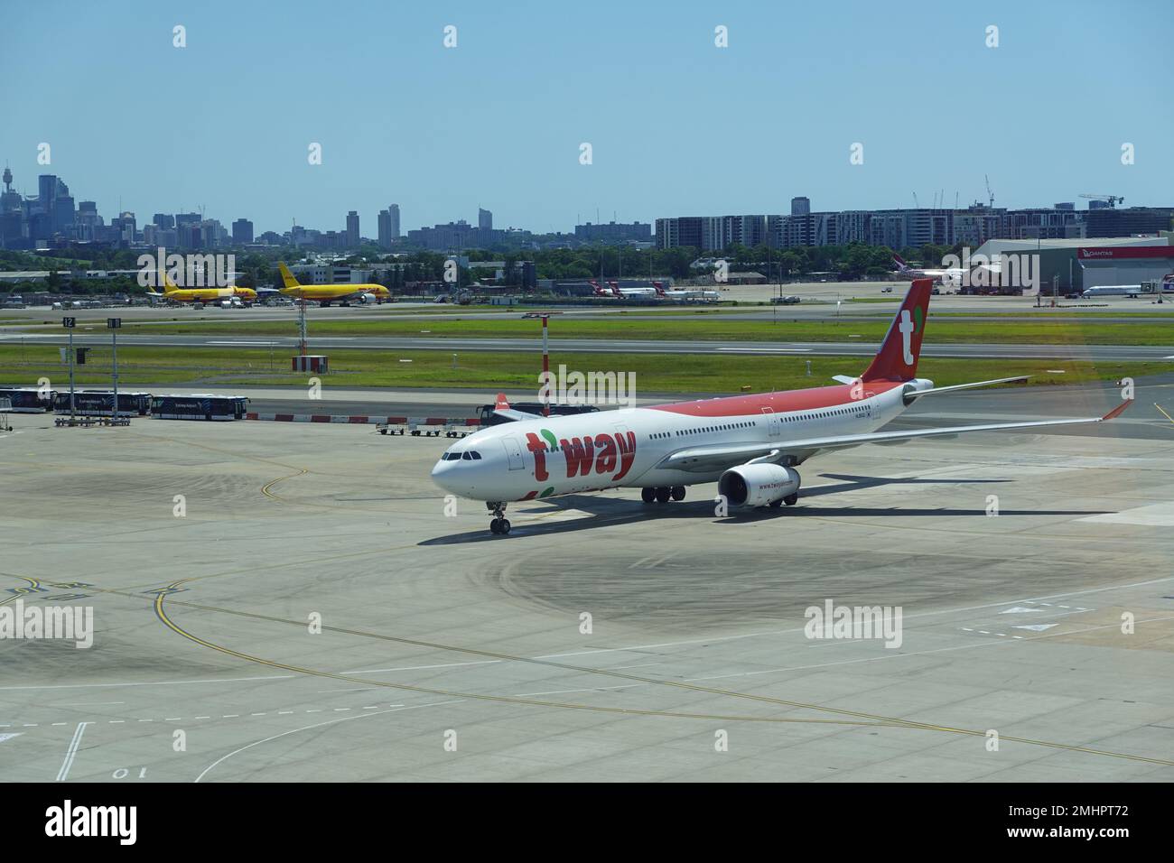 T'way aircraft arriving Kingsford Smith Airport, Sydney, Australia ...