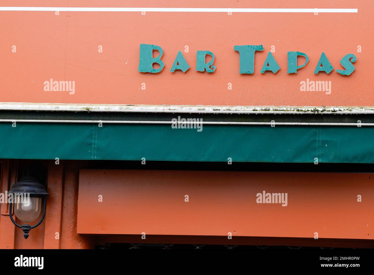 Vintage spanish shop sign hi-res stock photography and images - Alamy