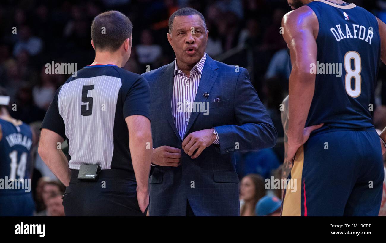 New Orleans Pelicans head coach Alvin Gentry talks to referee Kane ...
