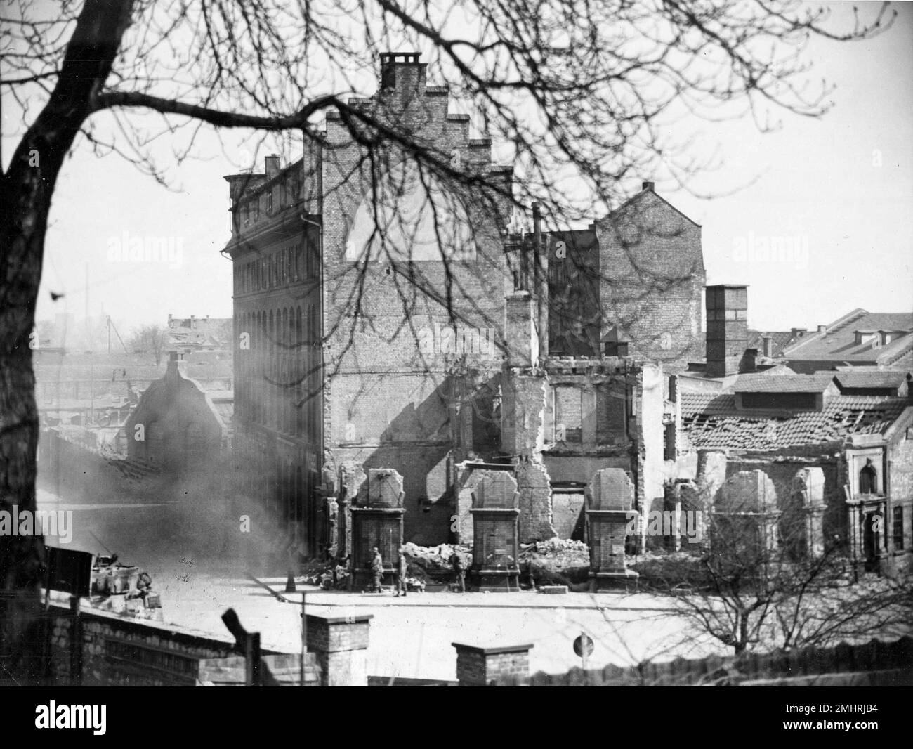 Smoke clouds this "hot corner" in Mainz, Germany as Yank troops fight ...