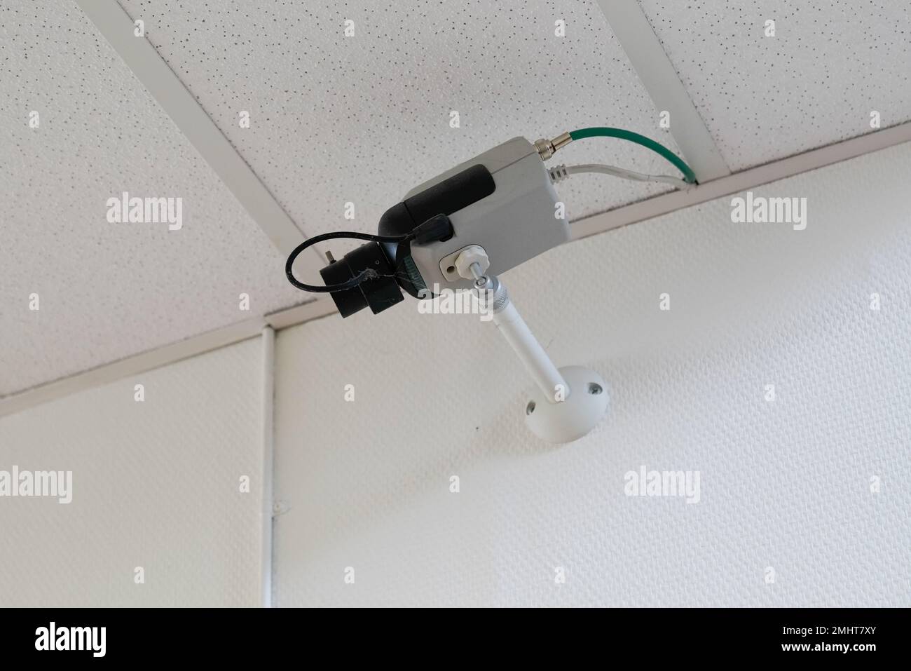 Round security camera hi-res stock photography and images - Alamy