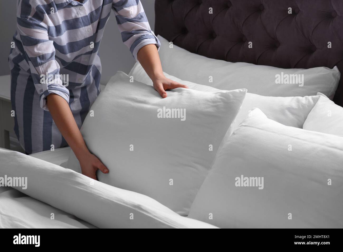 Fluffing bed hi-res stock photography and images - Alamy