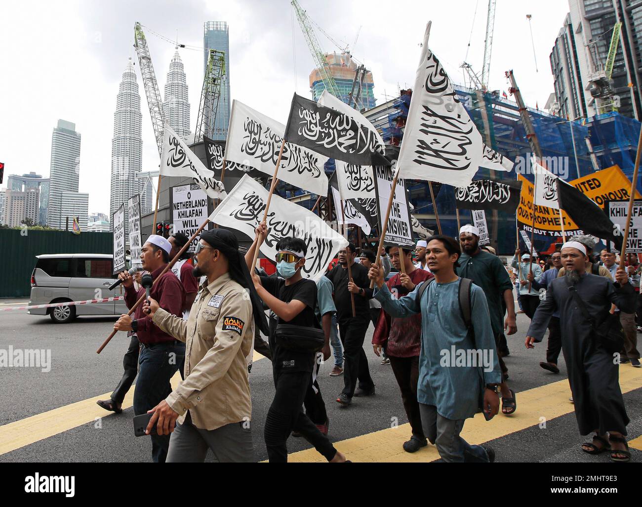 Vorfall mit koranverbrennung -Fotos und -Bildmaterial in hoher ...