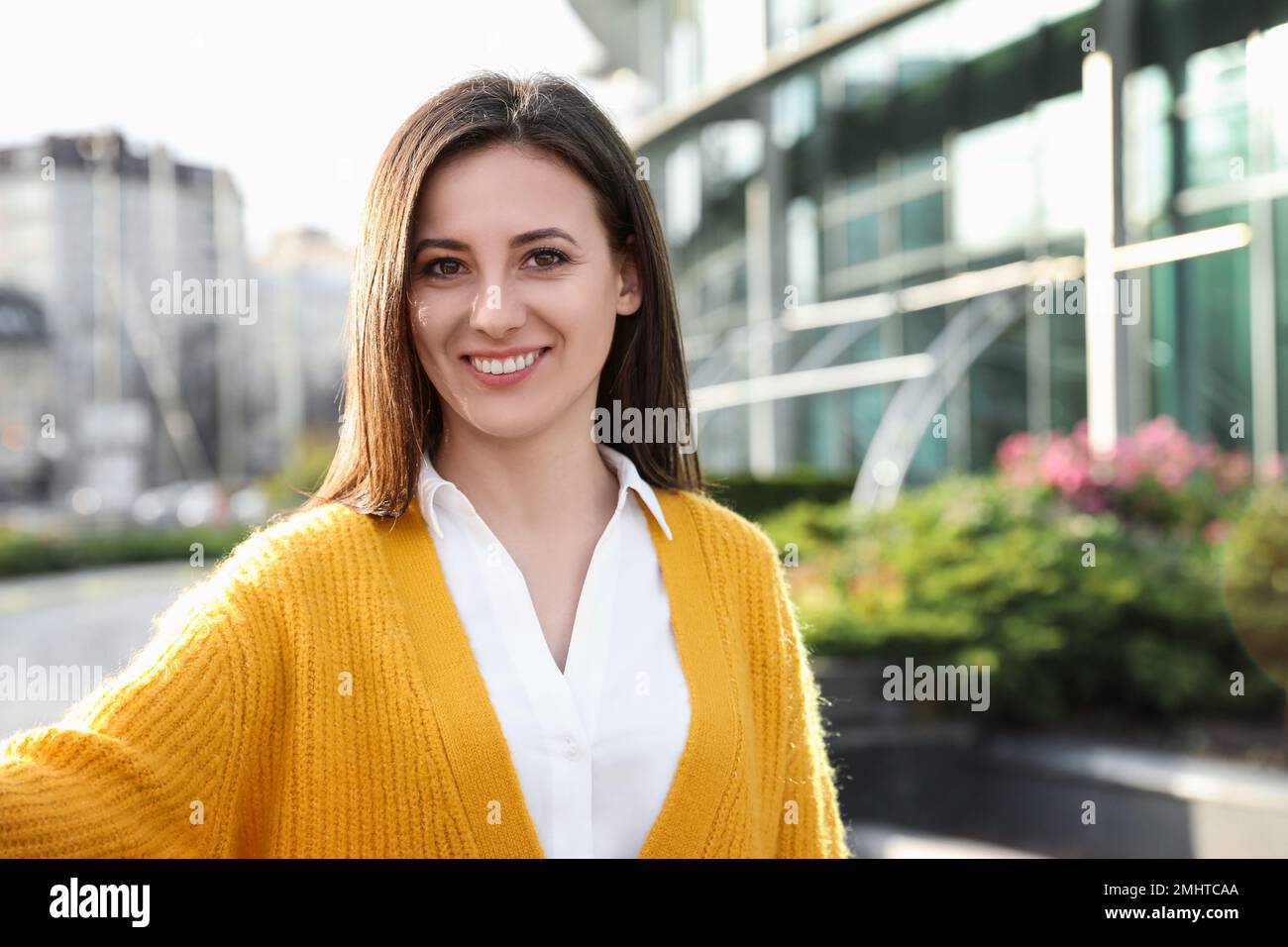 Female presenter reporting breaking news hi-res stock photography and ...