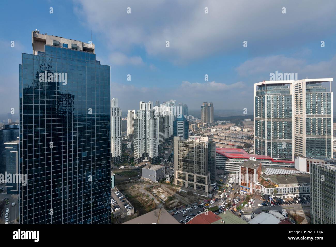Maslak Business District in Sariyer in Istanbul, Turkey Stock Photo - Alamy
