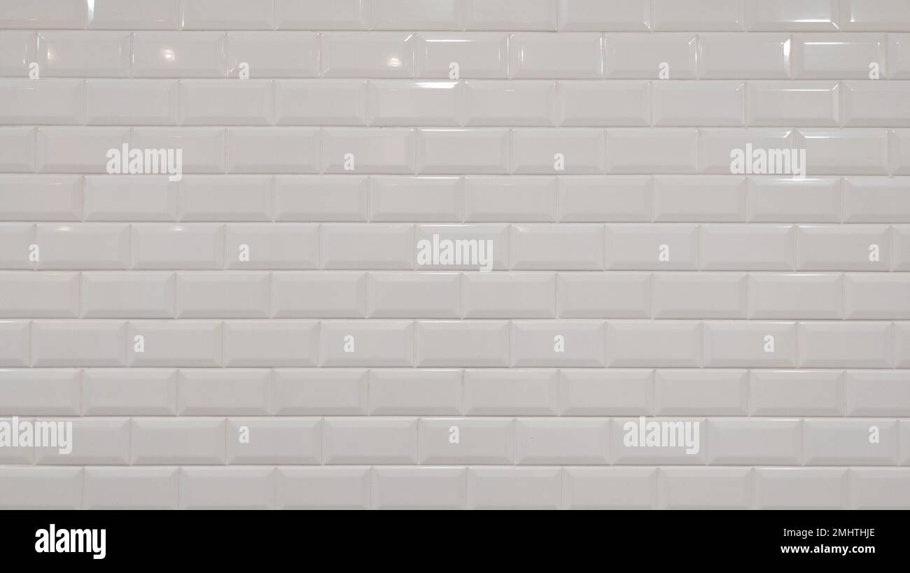 Ground floor white house hi-res stock photography and images - Alamy
