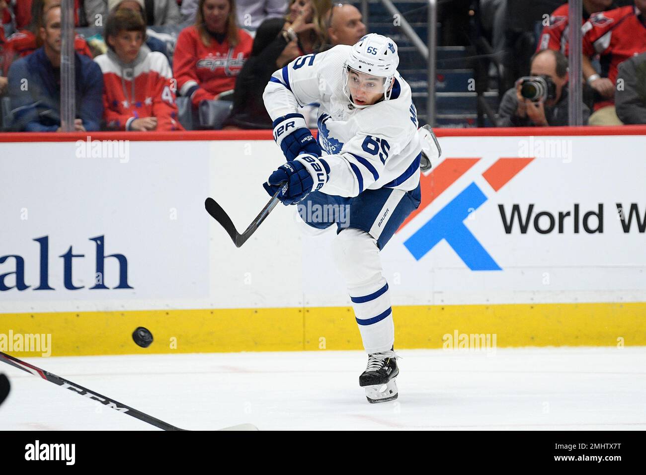Toronto Maple Leafs right wing Ilya Mikheyev (65), of Russia, shoots ...