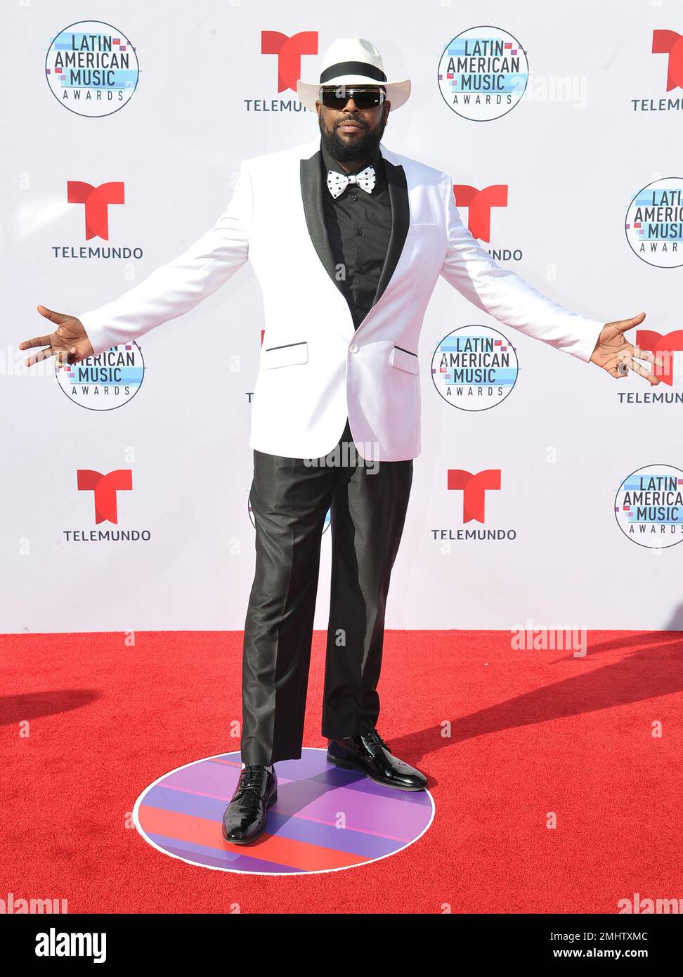 El Micha arrives at the Latin American Music Awards on Thursday, Oct ...