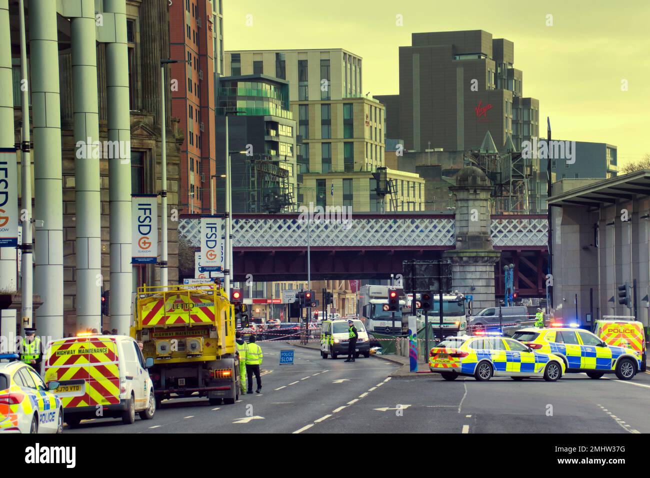 Glasgow, Scotland, UK 27th January, 2023. Brommeilaw cyclist and lorry ...