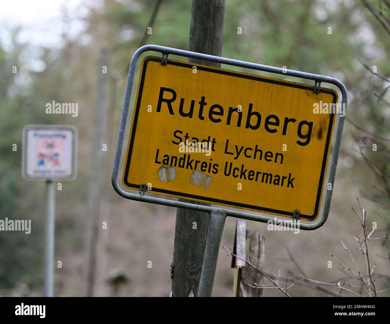 27 January 2023, Brandenburg, Lychen: The village entrance sign of the ...