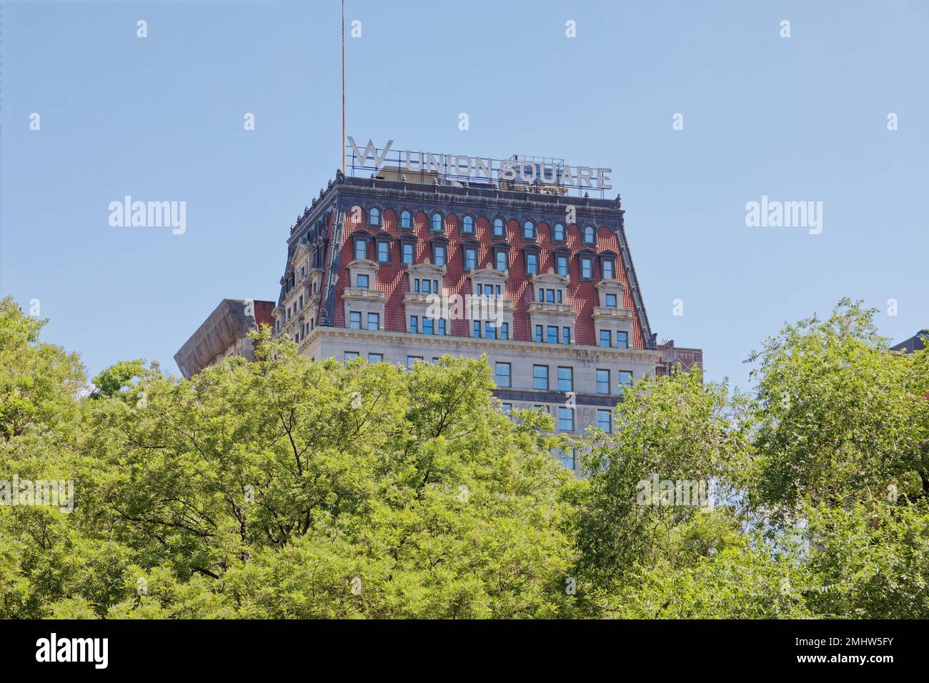 Mansard roof hi-res stock photography and images - Alamy