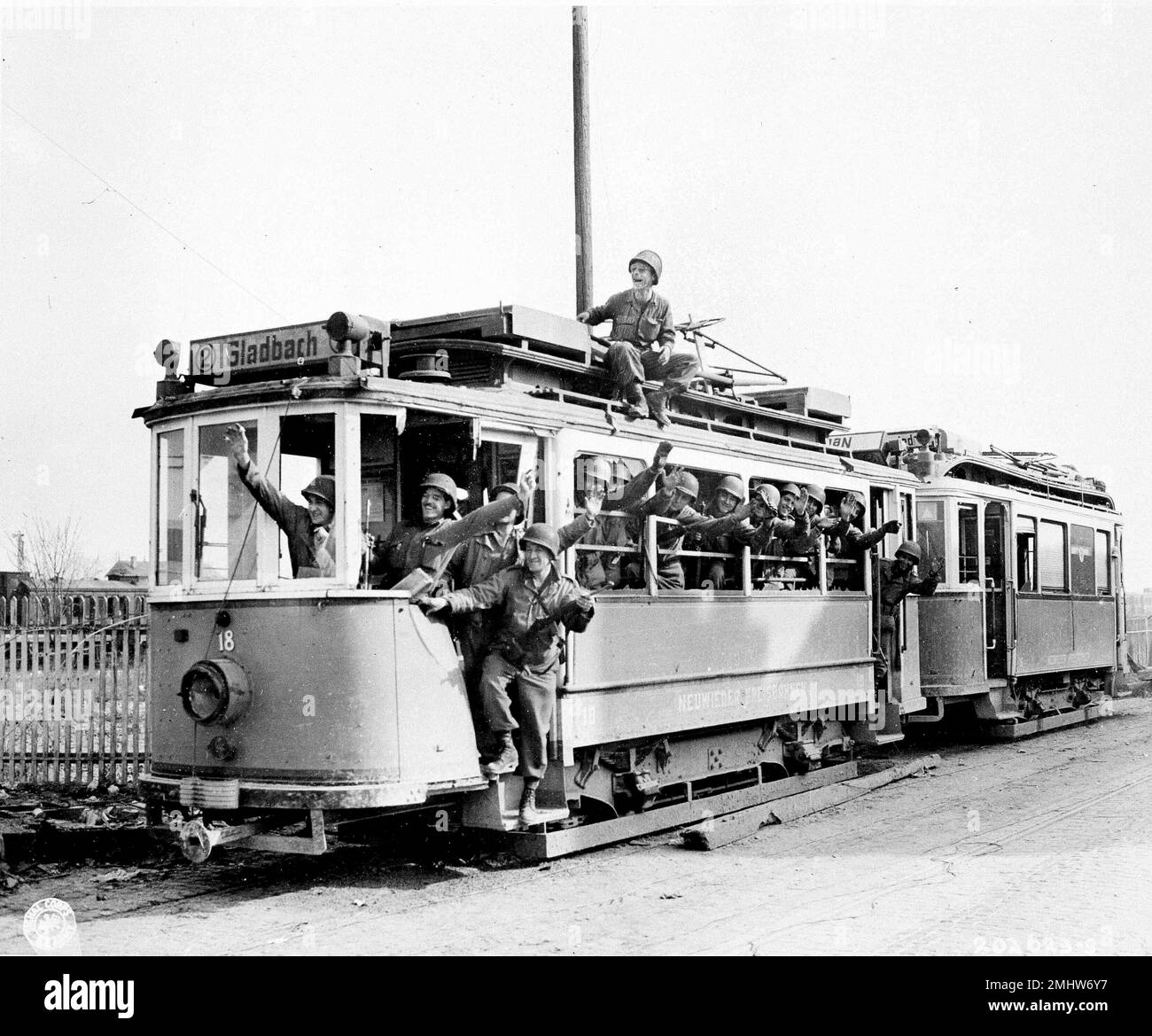 In this photo provided by the U.S. Army Signal Corps, victorious ...