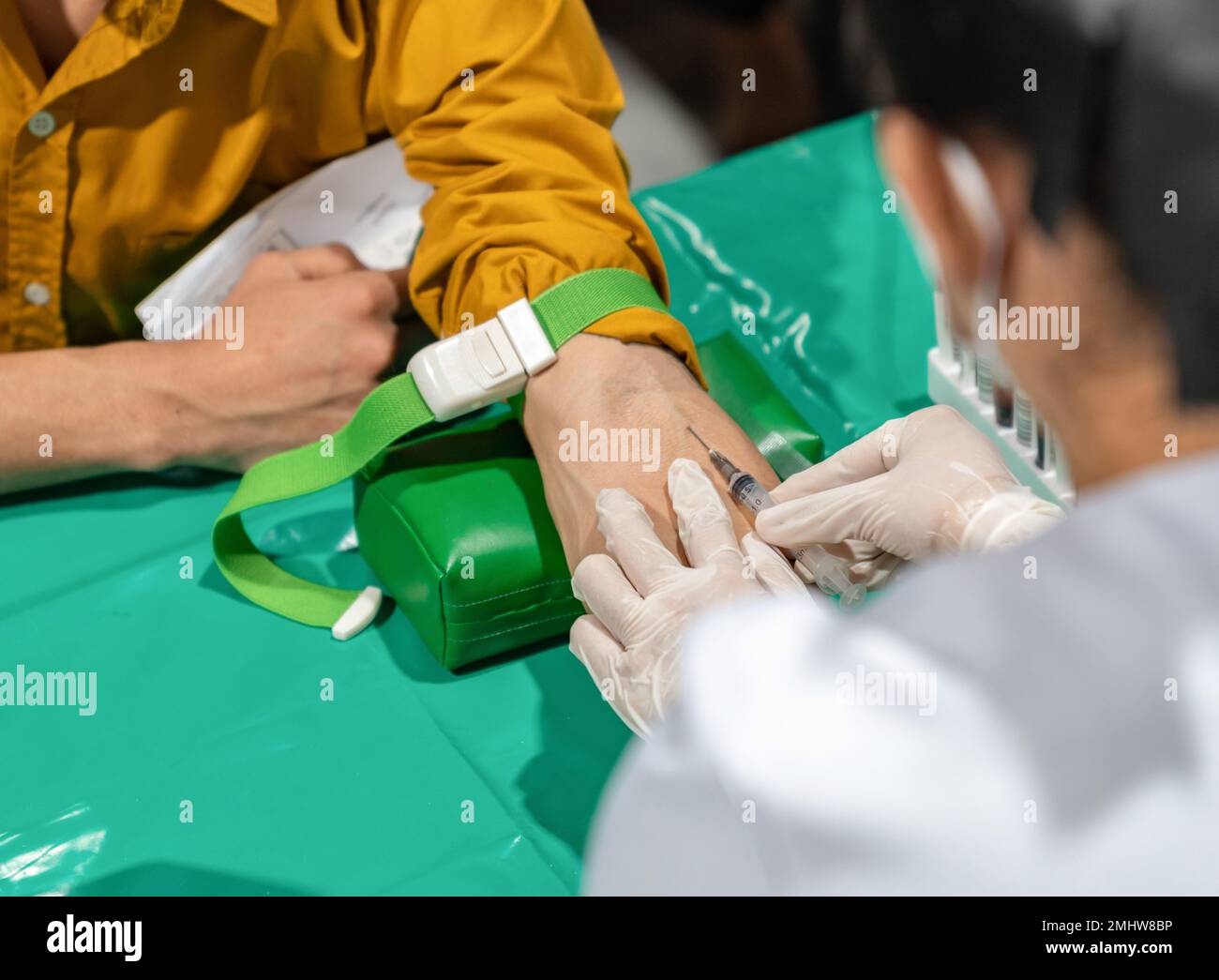 Veins arm hi-res stock photography and images - Alamy