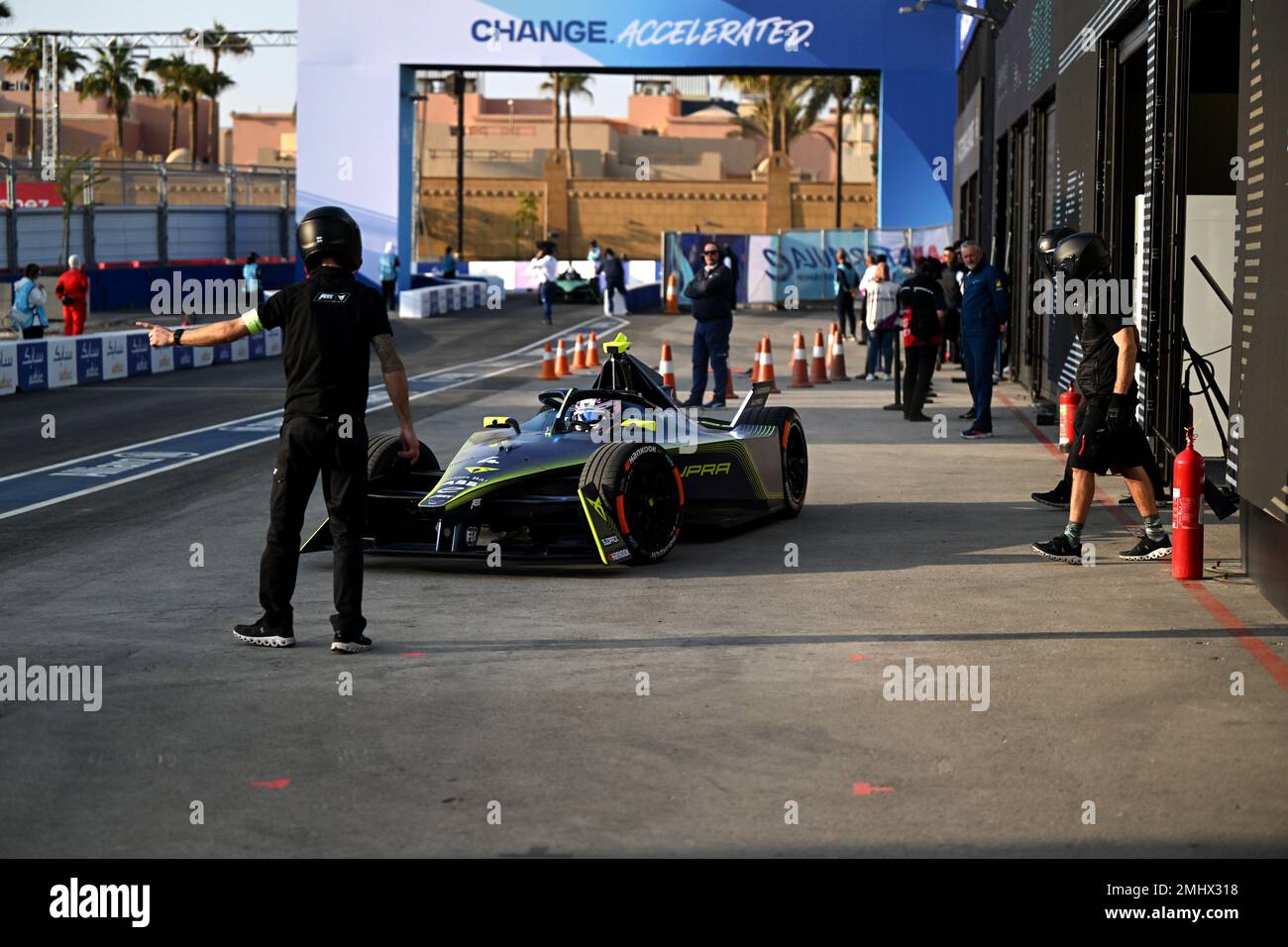 Formula e diriyah 2023 pit lane hi-res stock photography and images - Alamy