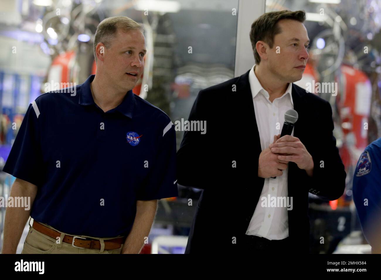 NASA Administrator Jim Bridenstine, left, with SpaceX chief engineer ...
