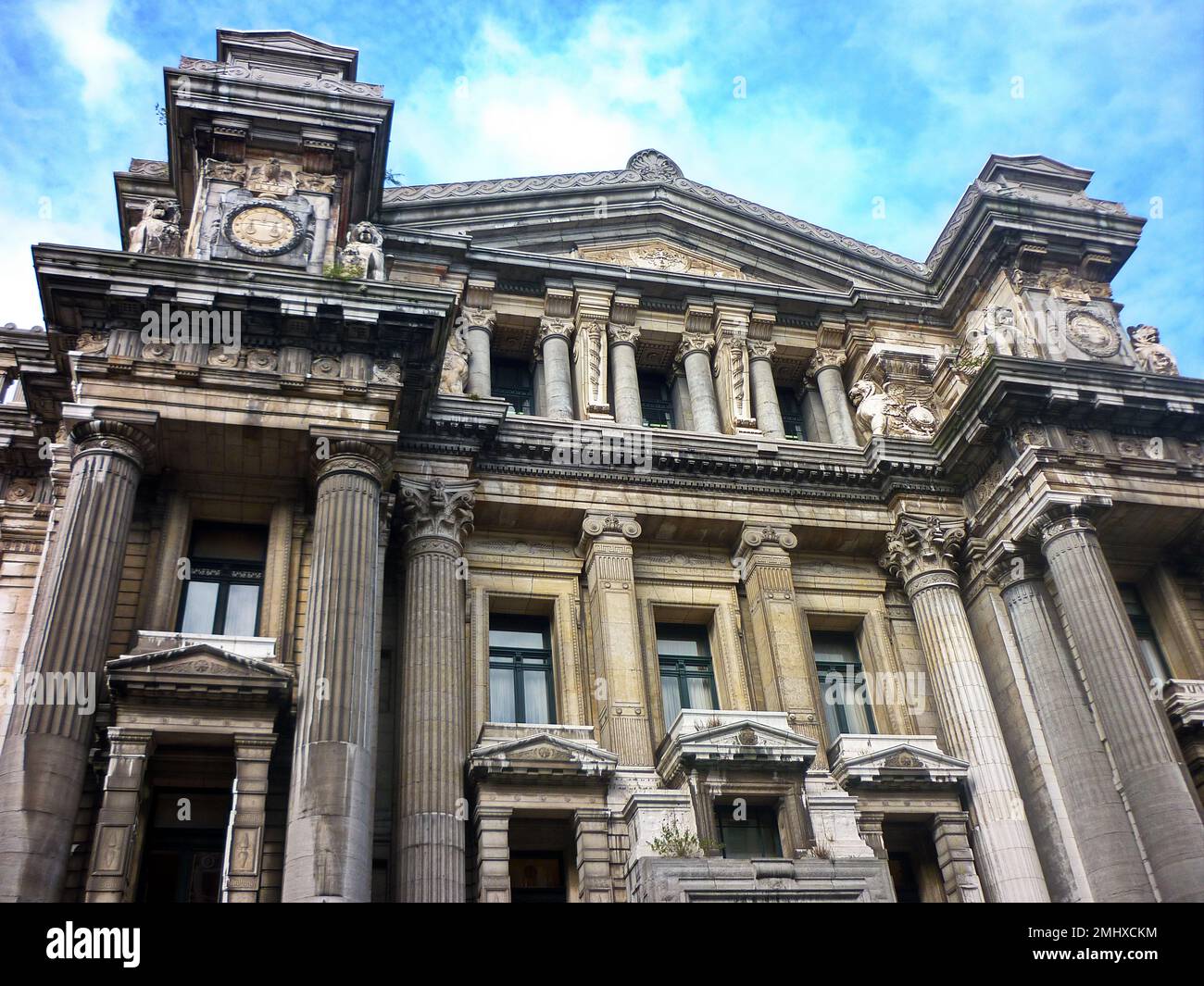 Brussels palace of justice courthouse hi-res stock photography and images - Alamy