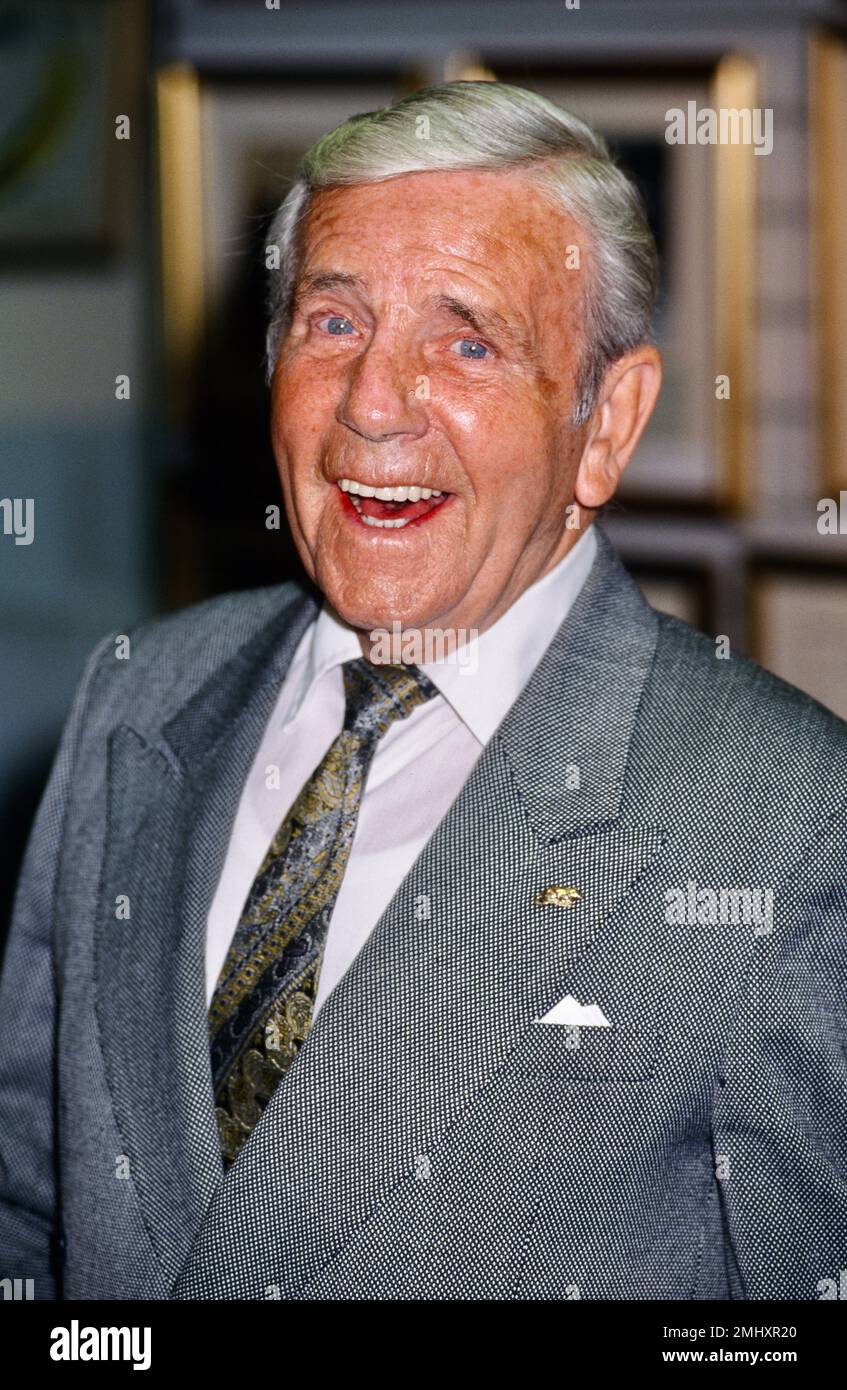 Norman wisdom actor hi-res stock photography and images - Alamy