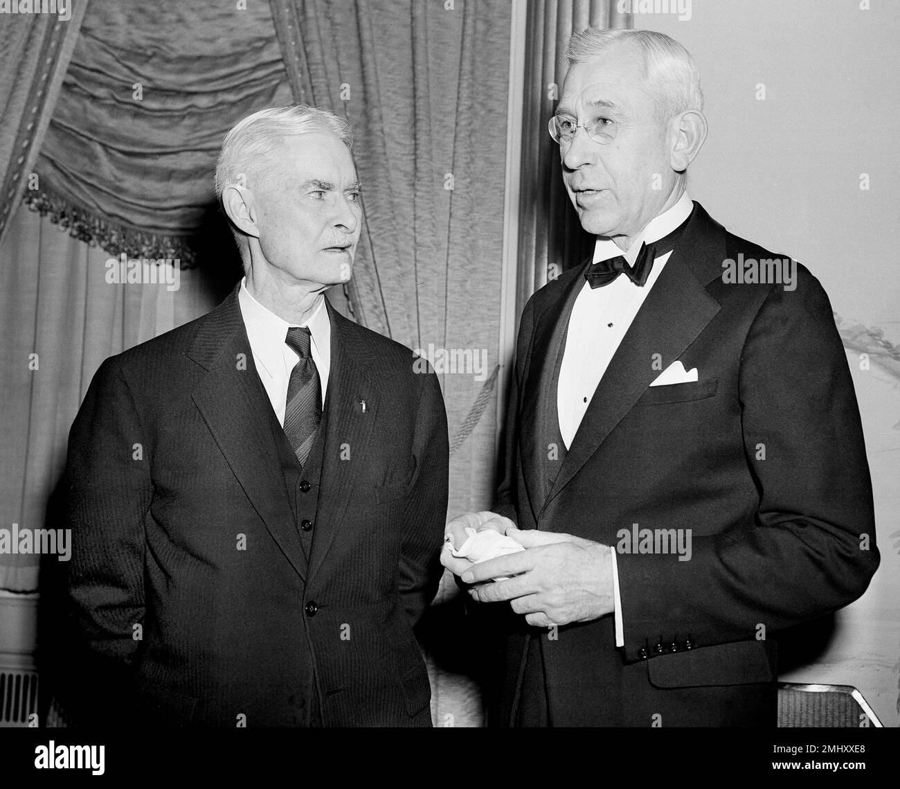 Gen. William H. Hays, West Point class of 1886, and General Robert ...