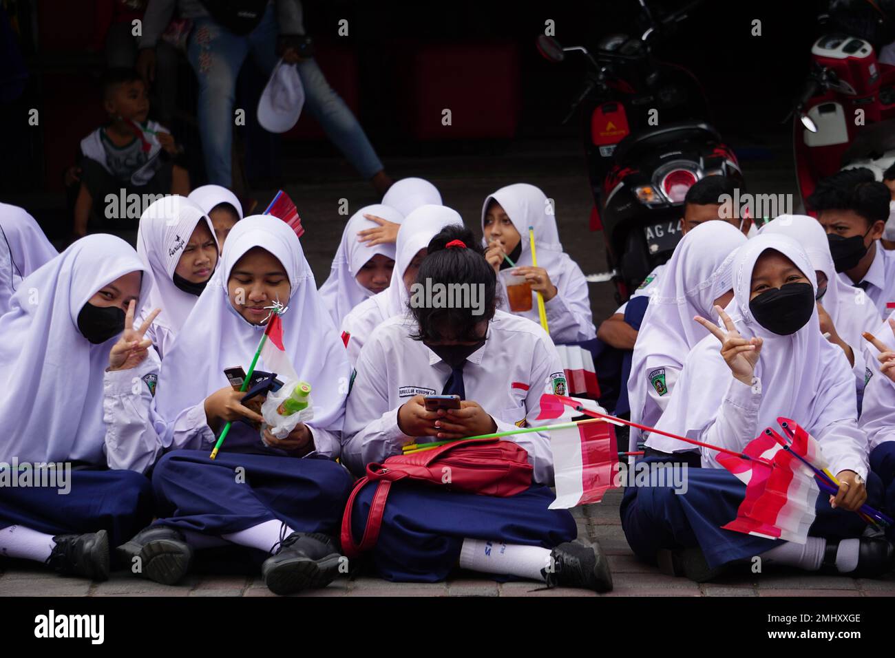 Indonesian Junior High School students celebrate grebeg pancasila Stock ...