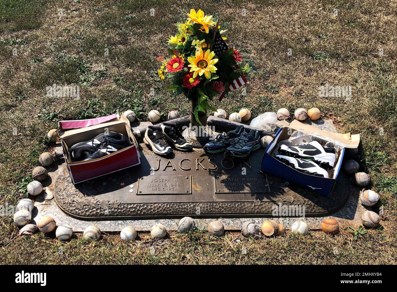 This Sept. 29, 2019, photo, shows the grave of Shoeless Joe Jackson and ...