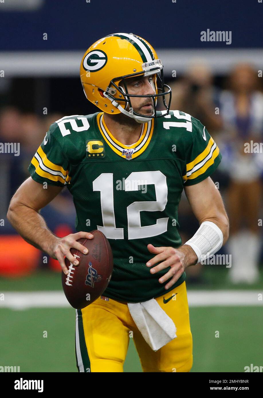 Green Bay Packers quarterback Aaron Rodgers (12) looks to throw against ...