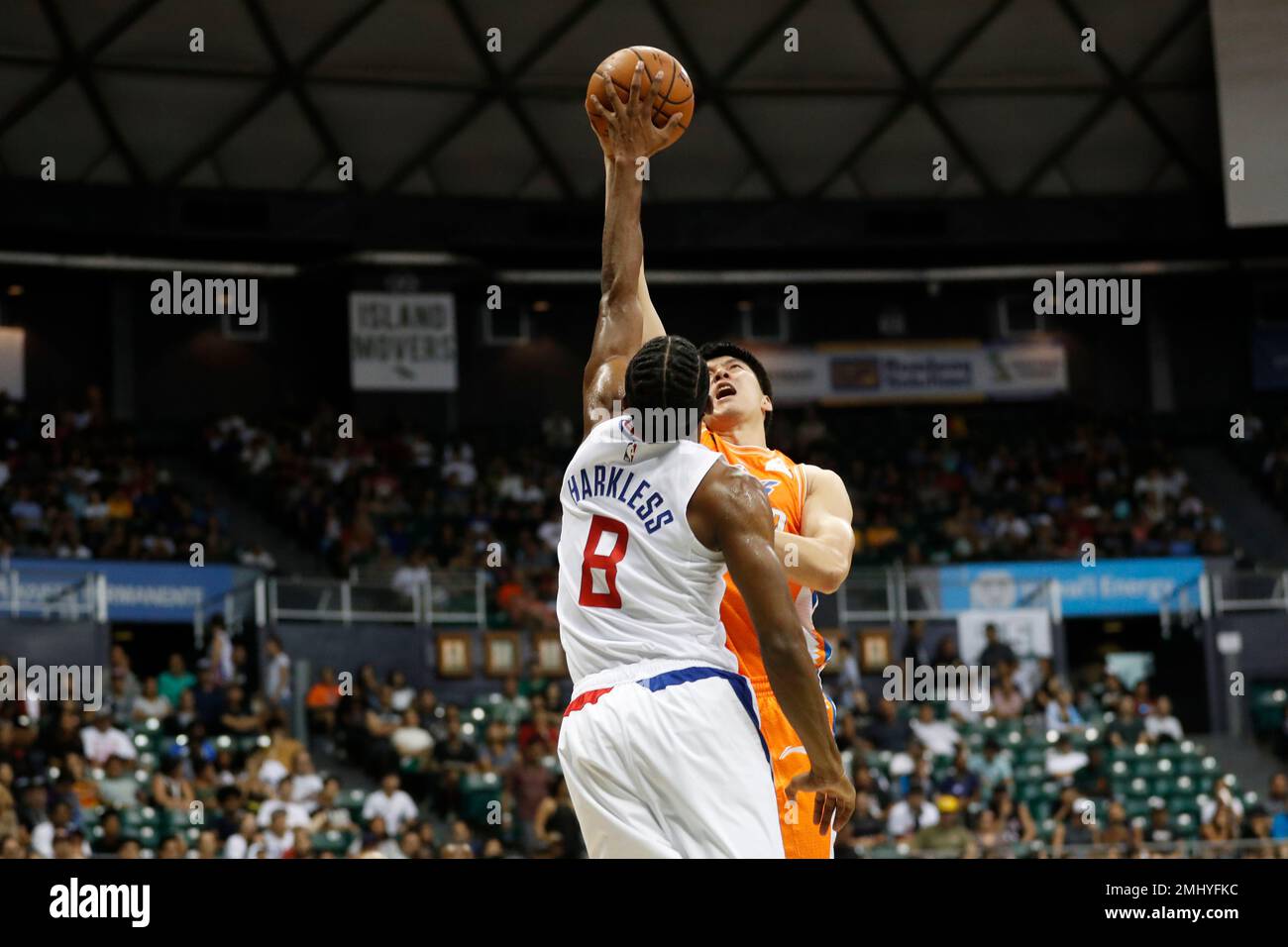 Los Angeles Clippers forward Maurice Harkless (8) blocks a shot from ...
