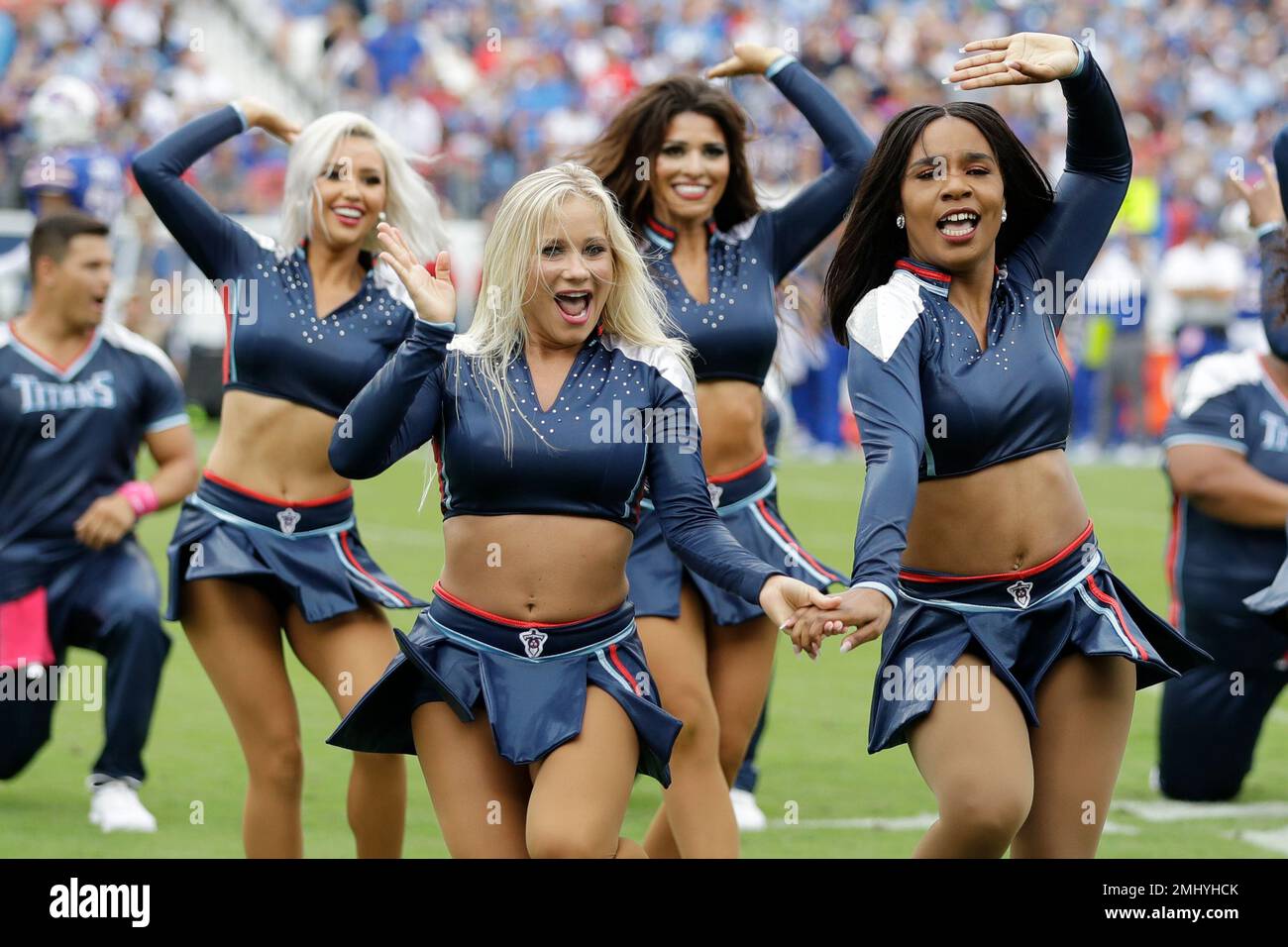 Tennessee Titans cheerleaders perform in the first half of an NFL ...