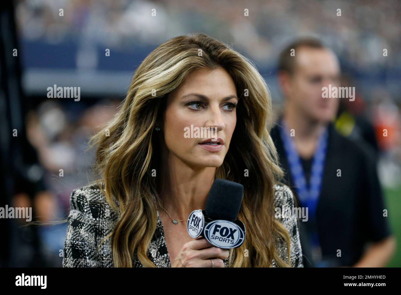 FOX Sports sideline reporter Erin Andrews works on the sideline in the ...