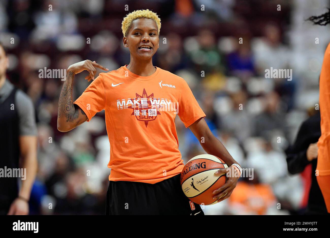 Connecticut Sun's Courtney Williams warms up before Game 3 of ...