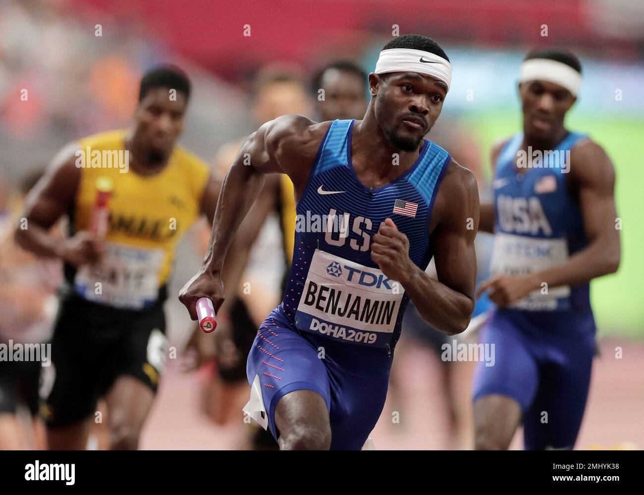 Rai Benjamin of the United States anchors the team to the gold medal in ...