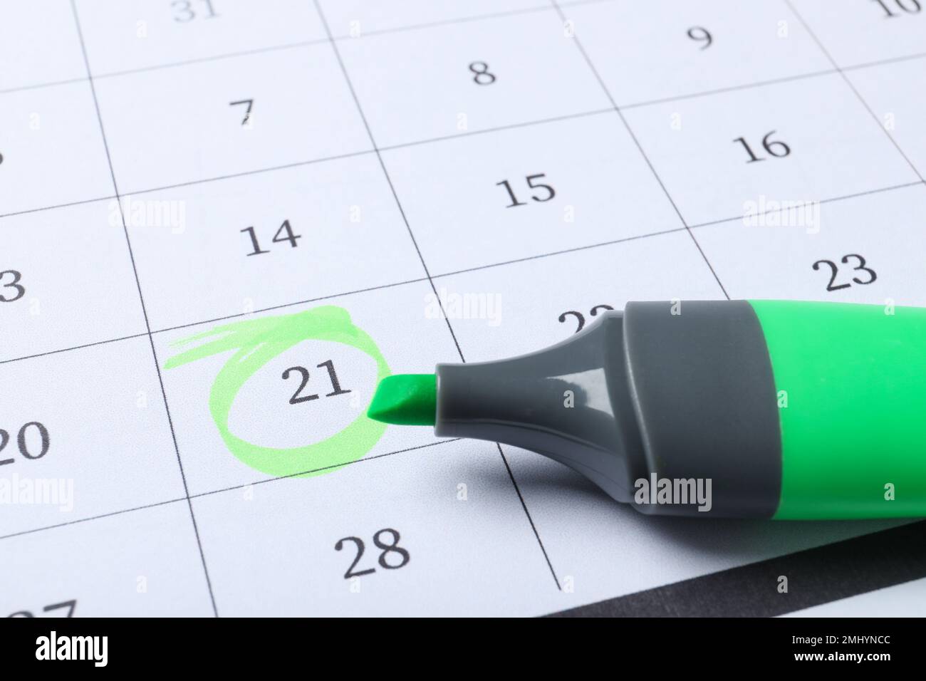 Circle marked on calendar hi-res stock photography and images - Alamy