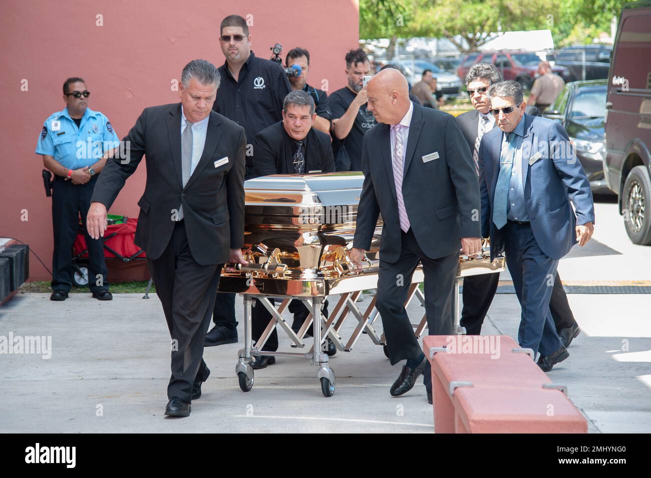 The casket with the remains of Mexican singer Jose Jose is wheeled into ...