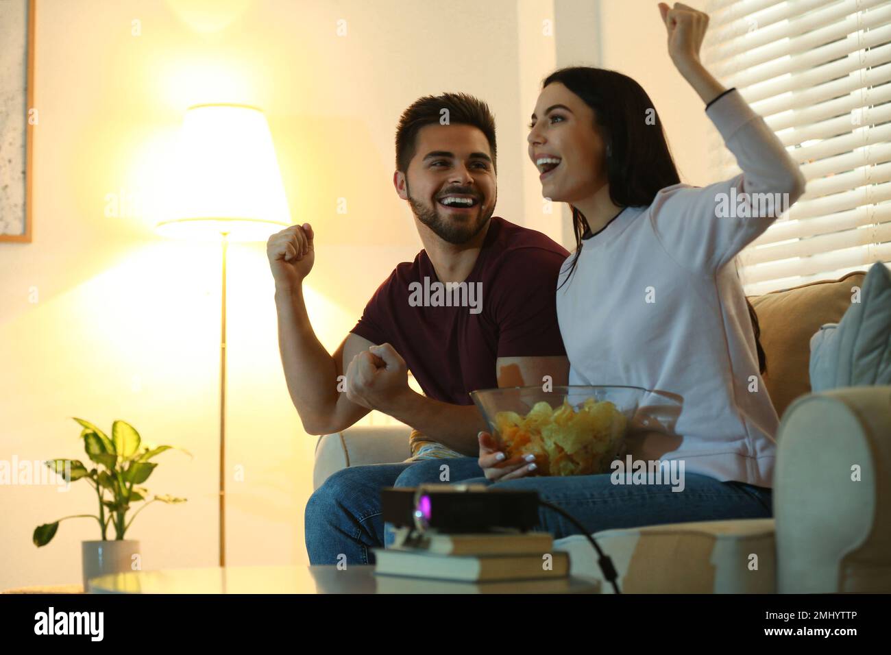 Tv using hi-res stock photography and images - Alamy