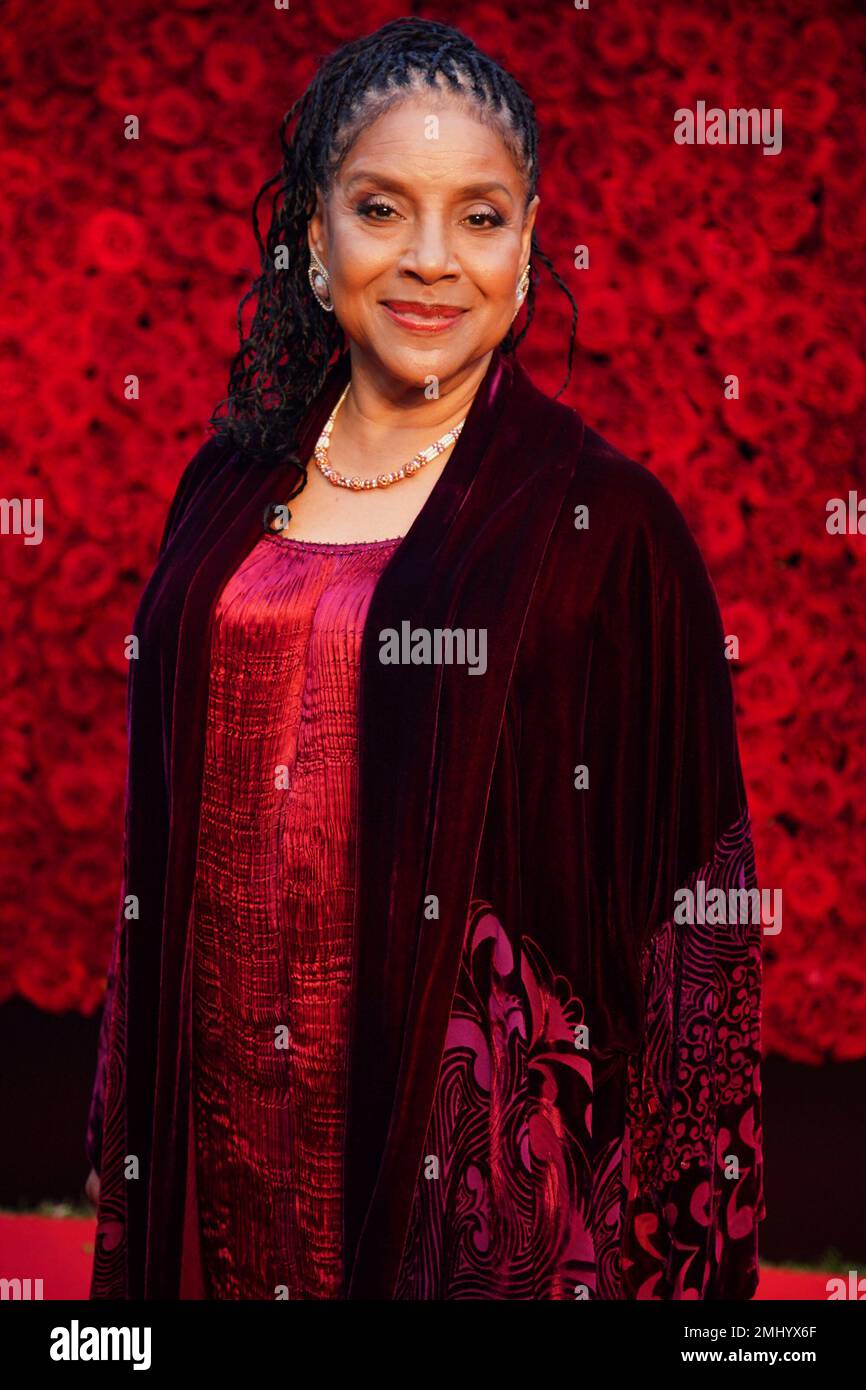 Phylicia Rashad poses for a photo on the red carpet at the grand ...