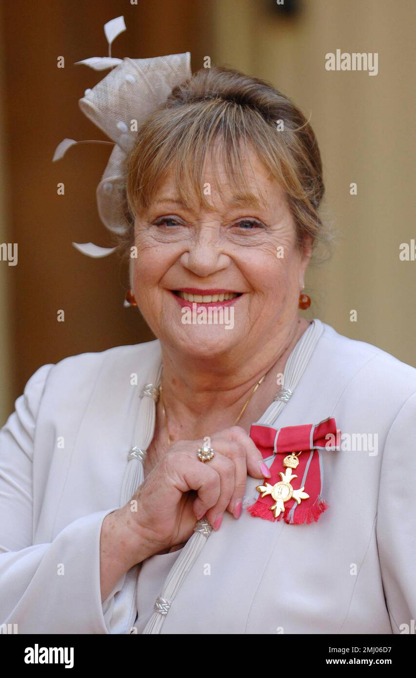 Actress sylvia syms hi-res stock photography and images - Alamy