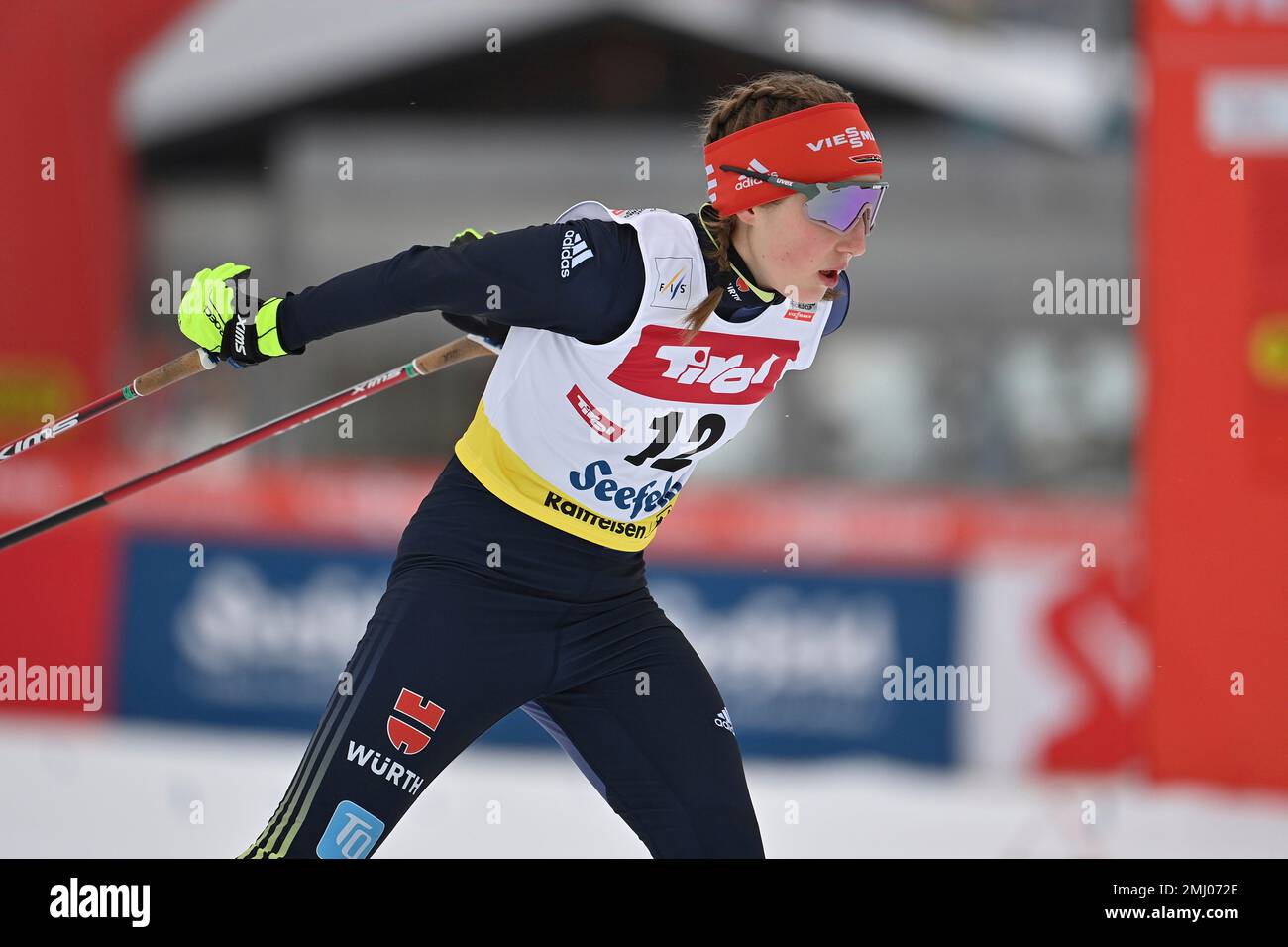 Women induvidual gundersen hi-res stock photography and images - Alamy