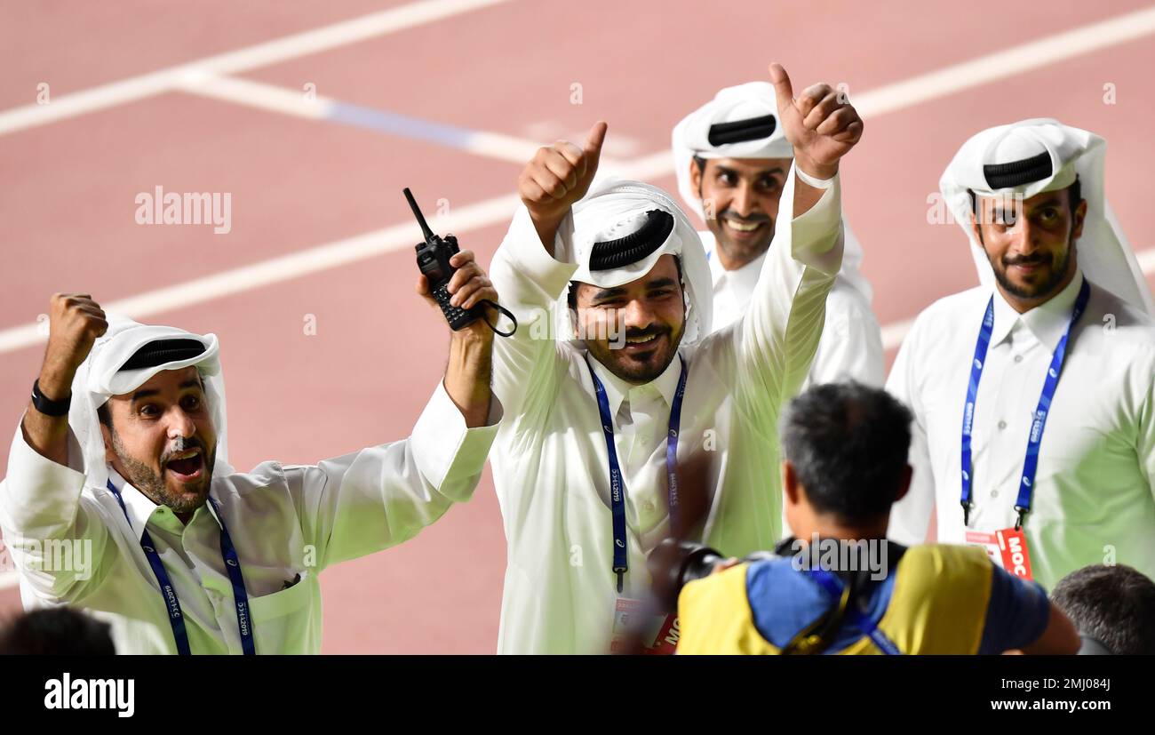 Sheikh Joaan bin Hamad bin Khalifa Al Thani, center, of Qatar, flashes ...