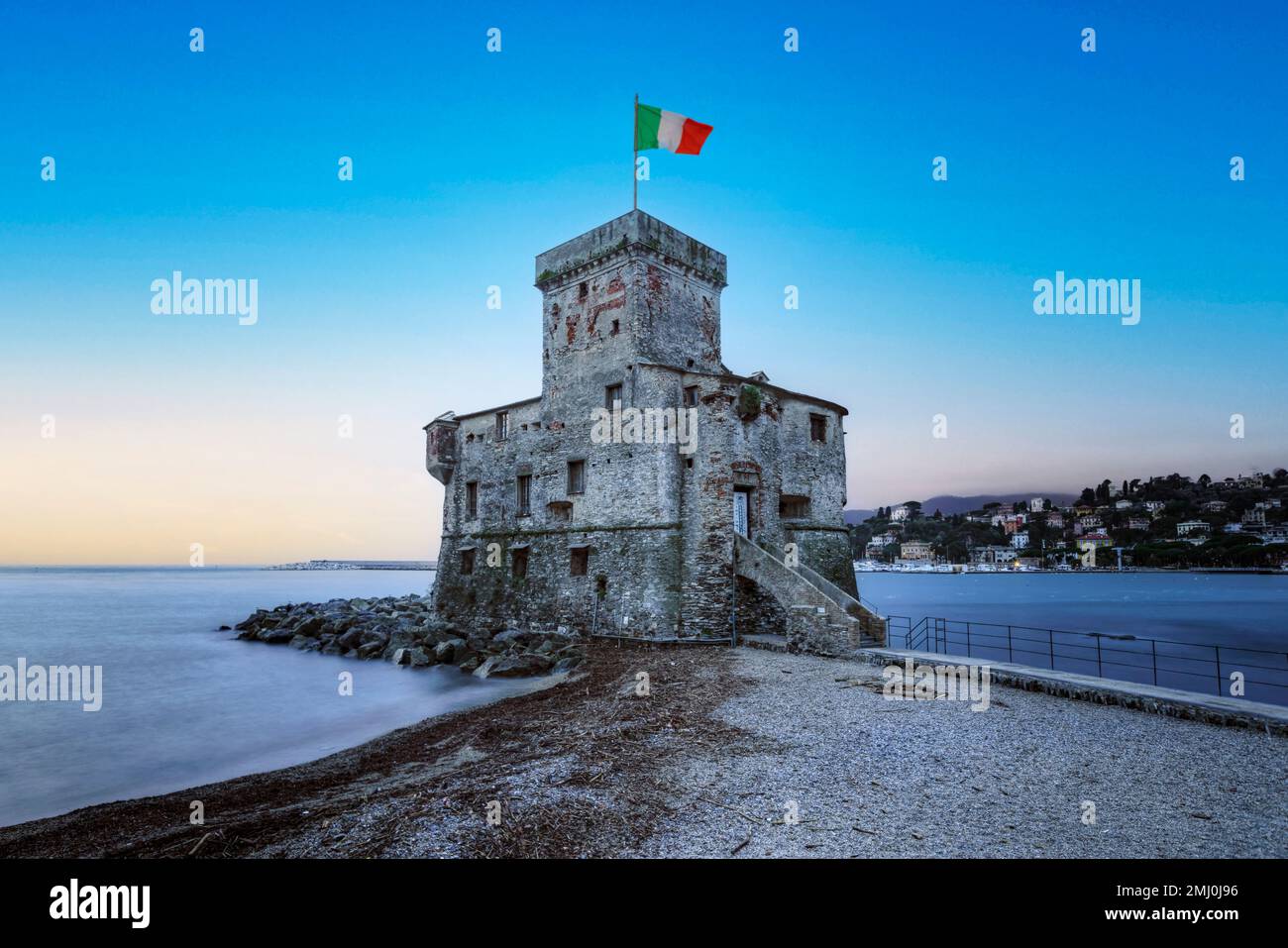 Medieval rapallo castle sea hi-res stock photography and images - Alamy