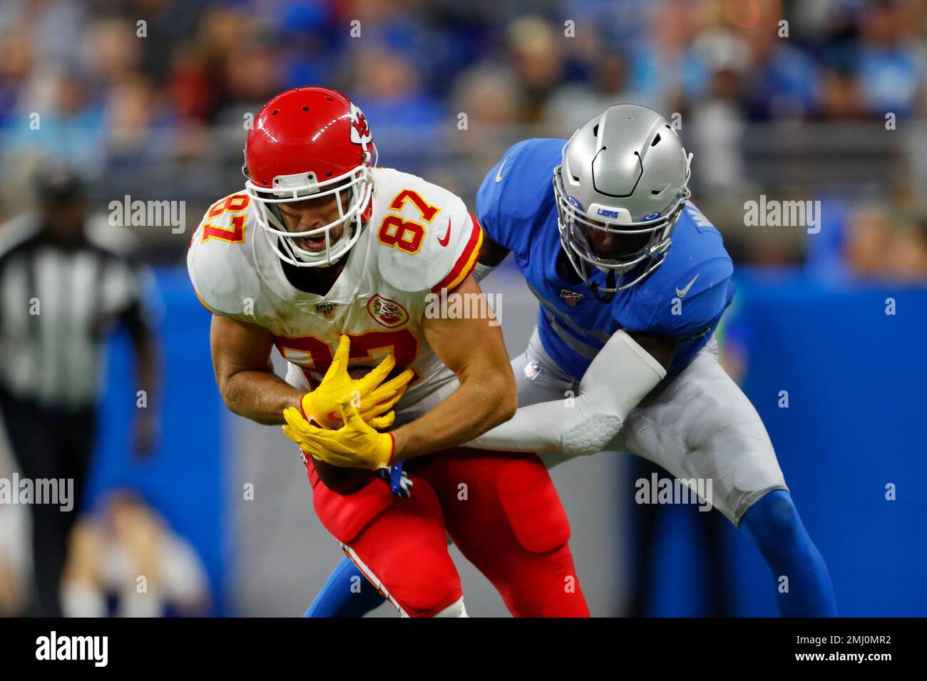 Kansas City Chiefs tight end Travis Kelce (87) catches a pass as ...